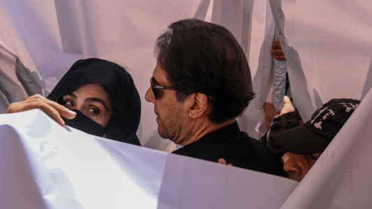 Jailed ex-PM Khan seeks bail, suspension of 17-year jail term on ...