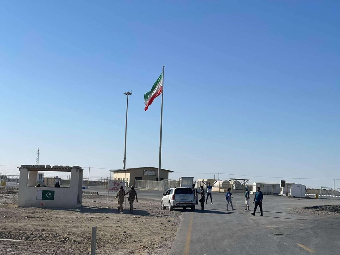 Dozens of students stranded at Gwadar Iran border crossing by travel ...